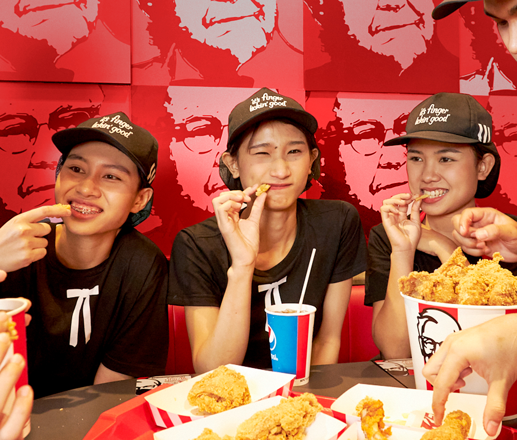วันแม่ปีนี้ เหนื่อยนัก…พักก่อนแม่ ผ่านแคมเปญ “KFC LET MOM REST” ที่จะทำให้วันแม่ปีนี้พิเศษยิ่ง ...