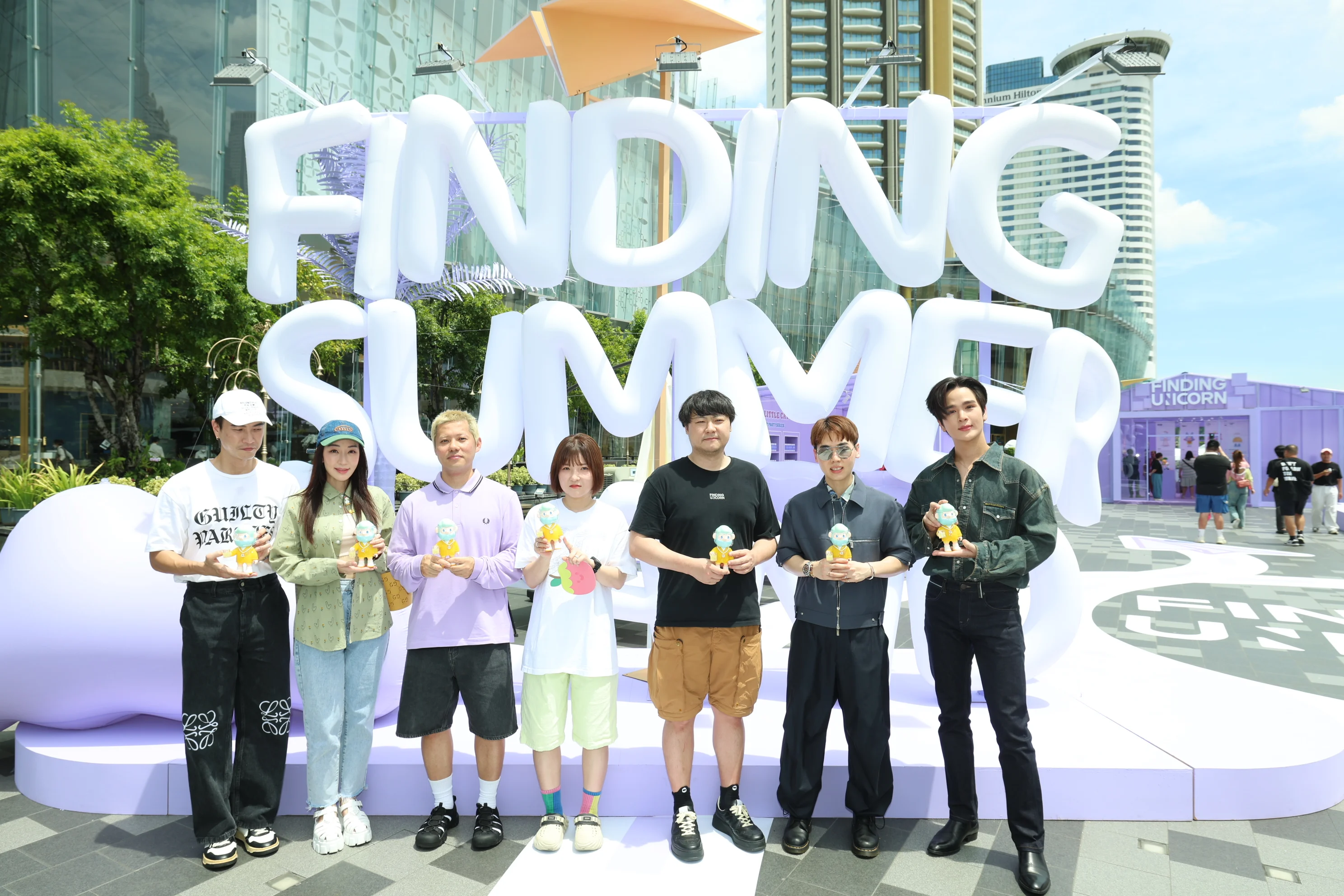 ไอคอนสยาม จับมือ FINDING UNICORN อาร์ตทอยชื่อดังจากจีน จัดงาน “FINDING SUMMER LAND HELLO ...