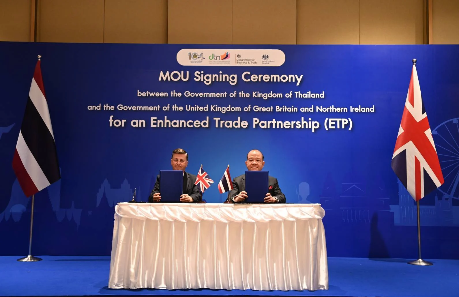 “พิชัย” ลงนาม MOU กับสหราชอาณาจักร ยกระดับความสัมพันธ์ทางการค้า เร่งเจรจา FTA อีก 4 ประเทศสมาชิก