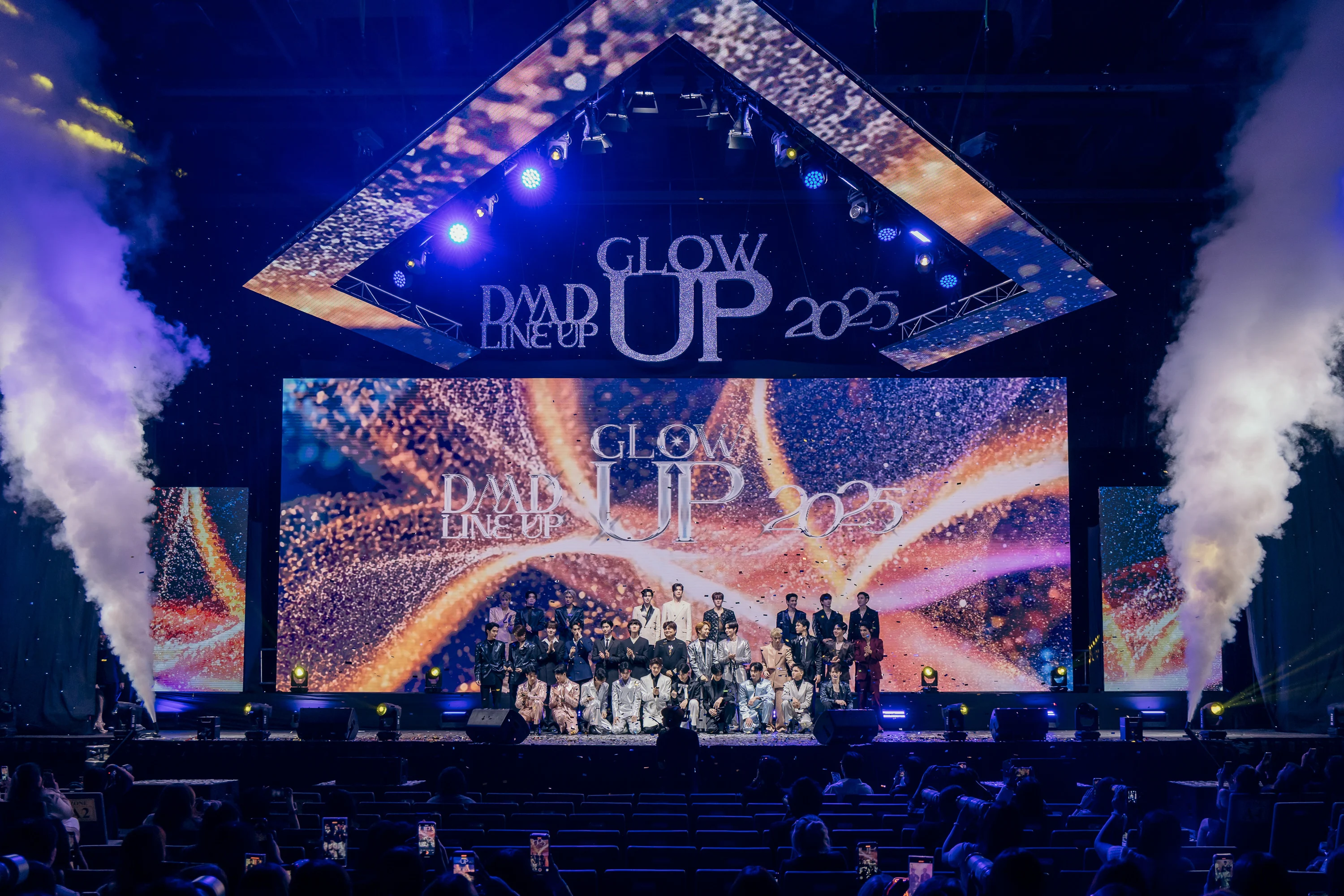 ‘DOMUNDI’ เสิร์ฟความยิ่งใหญ่ในงาน DMD LINE UP 2025+ ‘GLOW UP’