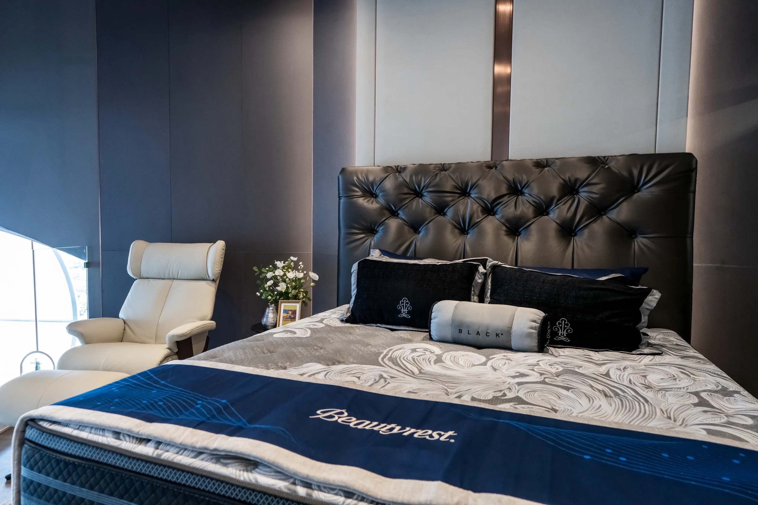 ตลาดที่นอนไทยโตหมื่นล้าน Simmons ปรับกลยุทธ์เปิดแฟลกชิป “Simmons Gallery ทองหล่อ”