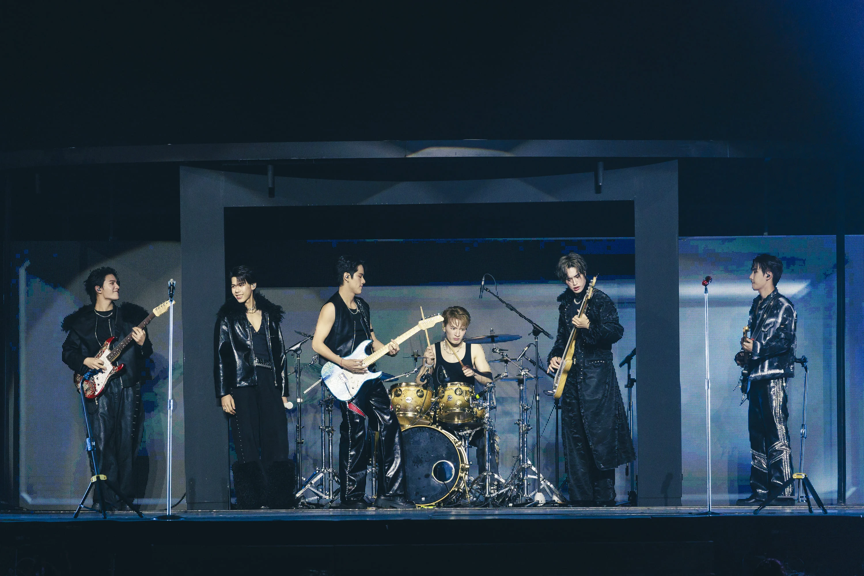 “RISER CONCERT : THE FIRST RISE” ทัพศิลปิน “RISER MUSIC” จัดเต็มใส่สุด ...